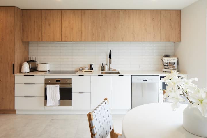 Spacious 3-bedroom Townhouse – Steps From The Cbd - Christchurch