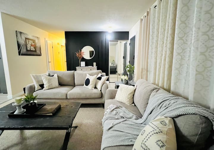 Spacious Family Home With Gameroom - Prince Albert