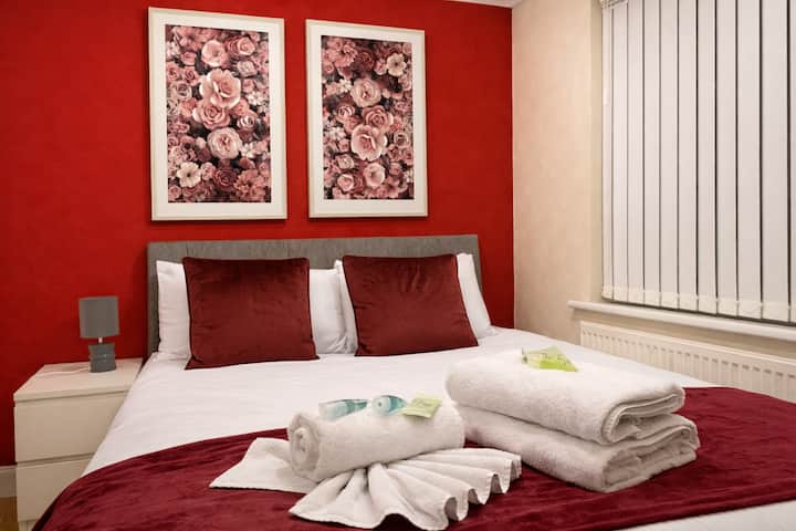 Modern And Cosy 3 Bed House - Newport