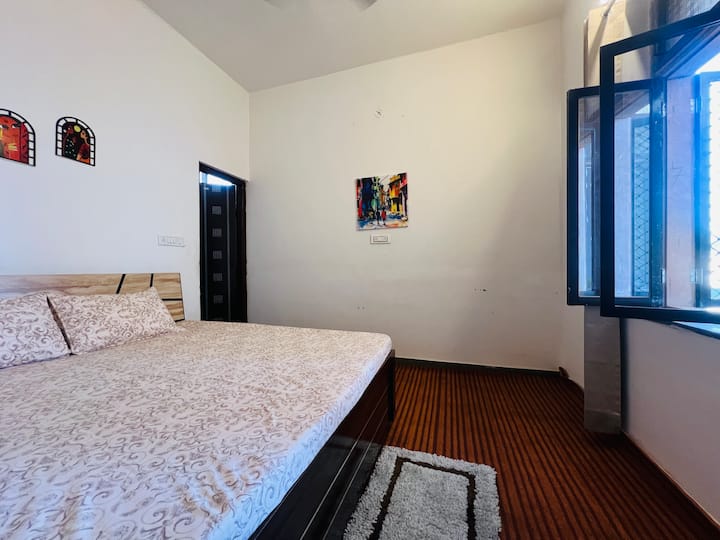 Cozy Room With Ensuite & Shared Kitchen/dining - Pushkar