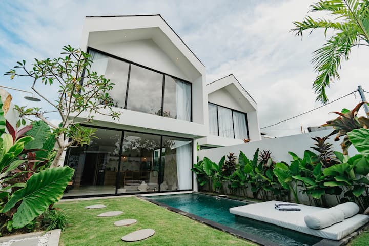 Villa Victoria - 2br Private Pool Villa - Nuanu - Australia