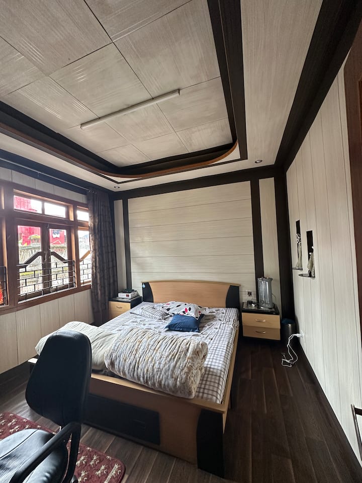 The Pahari Bungalow - Darjeeling