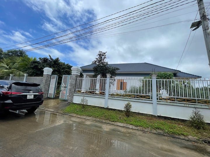 Biệt Thự 1500m² Sân Vườn, Gần Biển 3km – Phú Quốc - Phú Quốc