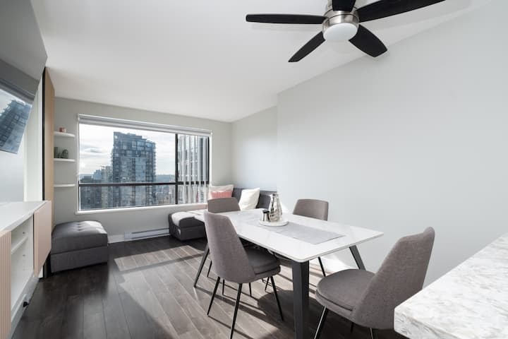 Modern Downtown Apt, Heart Of The City. - Vancouver