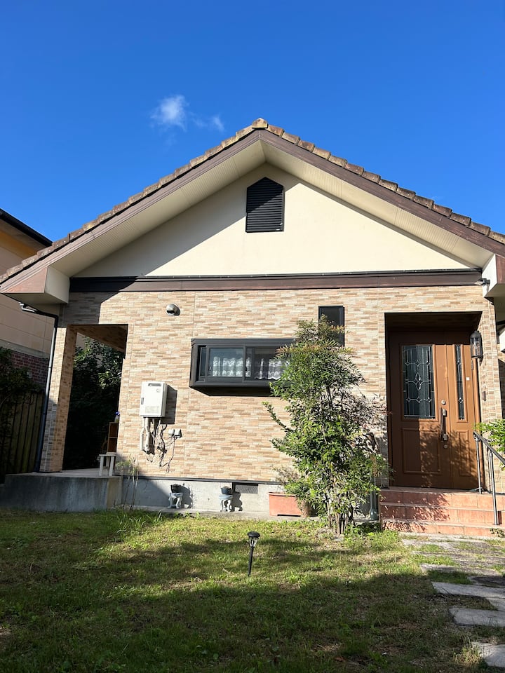 民泊 和乐
环境优雅安静，绿色环绕，有免费停车场，房屋本身是外洋中和，您会拥有一百平方的独处木质空间 - Japon