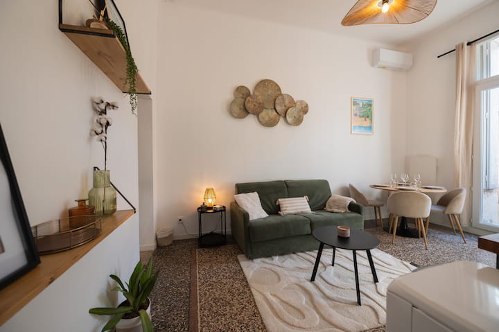 Parenthèse Nîmoise : Terrasse Et Confort Arènes - Nîmes