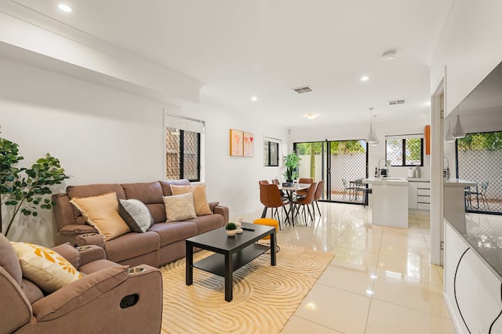 Spacious 5br| 2 Parking+patio| 5 Mins To Westfield - Brisbane