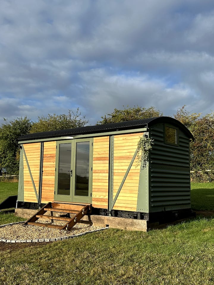 The Railway Retreat - Warwickshire