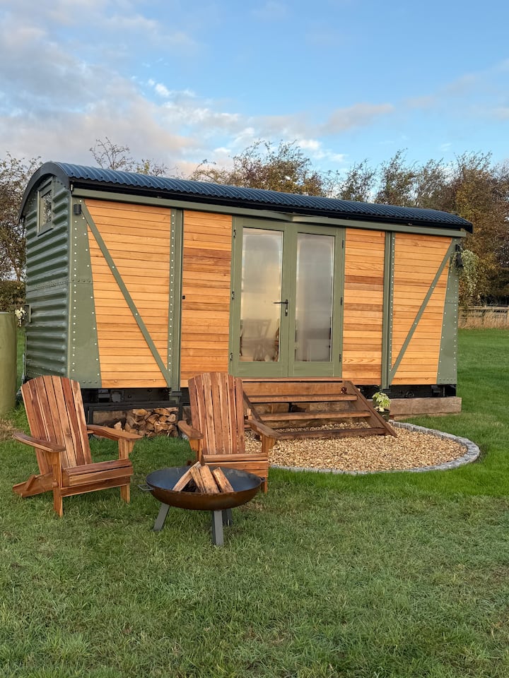 The Railway Retreat - Warwick