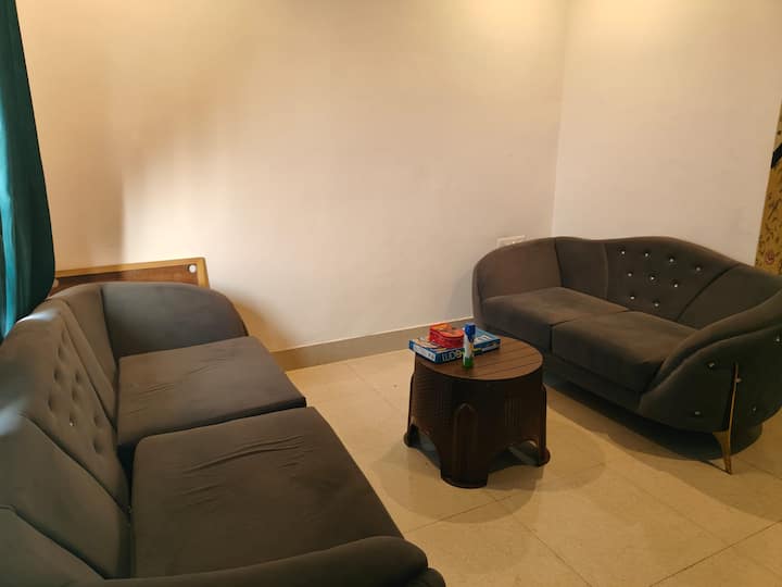 3bhk Near Airport Chowk | Sector 83a | Family Stay - Sahibzada Ajit Singh Nagar