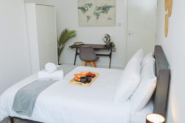 Perfectly Located City Centre Apartments - Reading