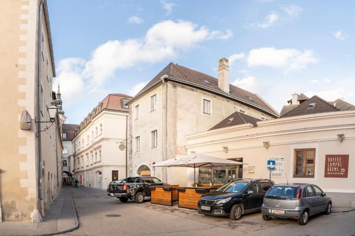 Revliving Cozy City Oldtown Apartment Krems - Krems an der Donau
