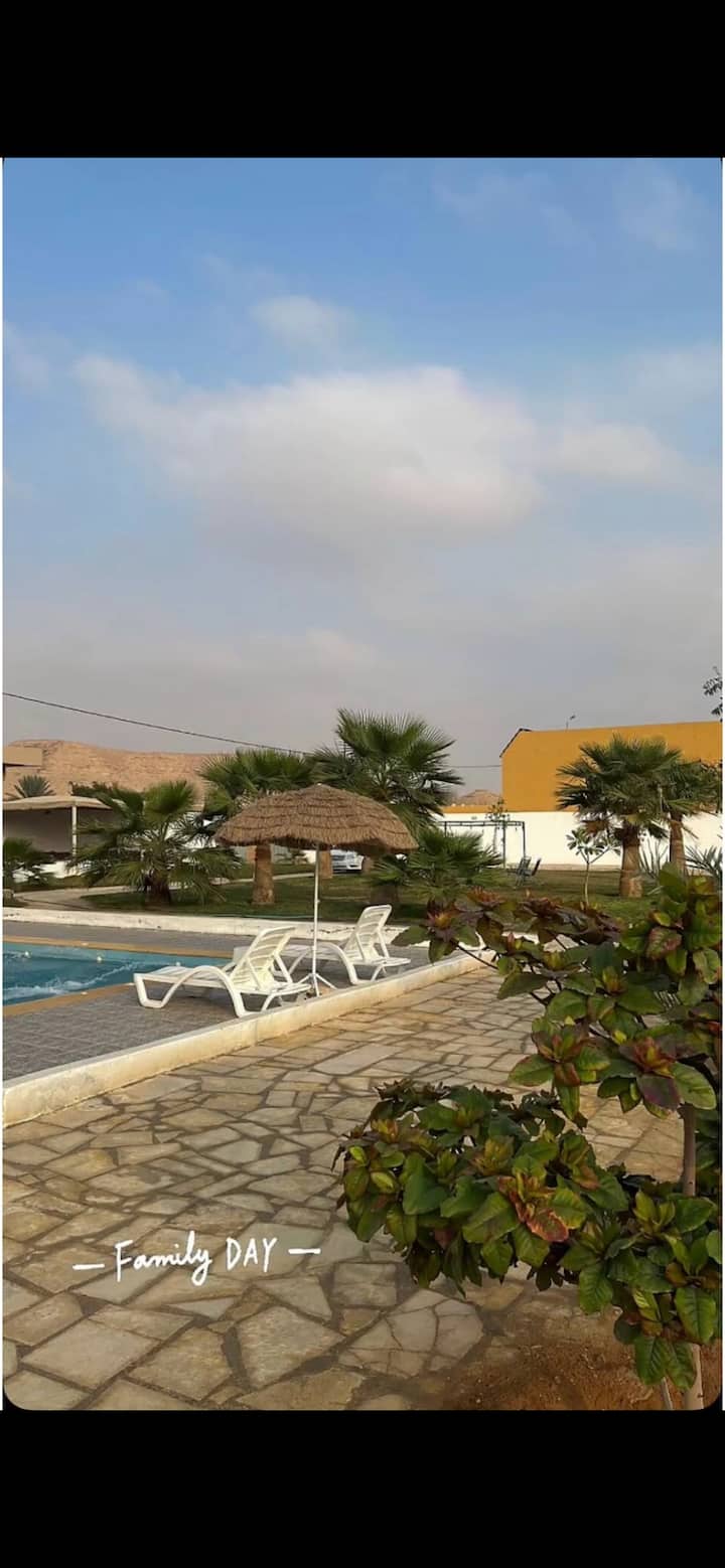 مزرعه واستراحة بأطلاله على الجبل ومساحات واسعه - Riyadh