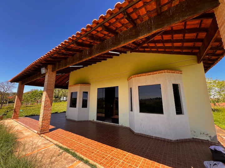 Casa Grande Com 3 Quartos 2 Wc Varios Carros - Catanduva