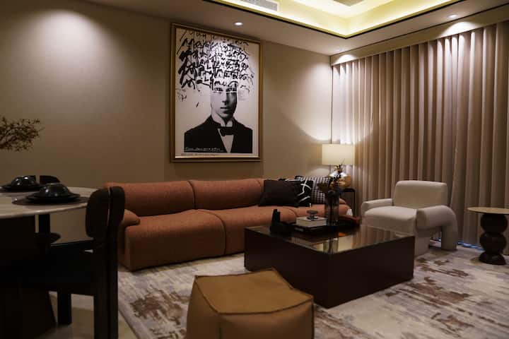 الزهراء | شقة فاخرة 1br + Lr شاشه ذكية 75 بوصة - Jeddah