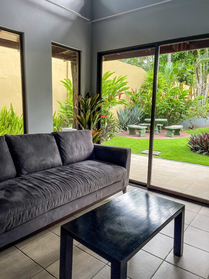 Beachfront Garden Cabina Oceanfront - Jaco