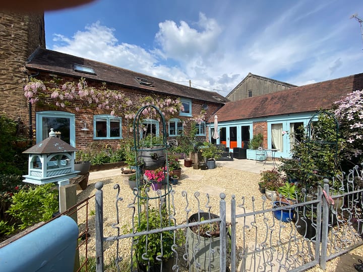 Strawberry Field Barn - A Hidden Gem In Bewdley - Worcestershire