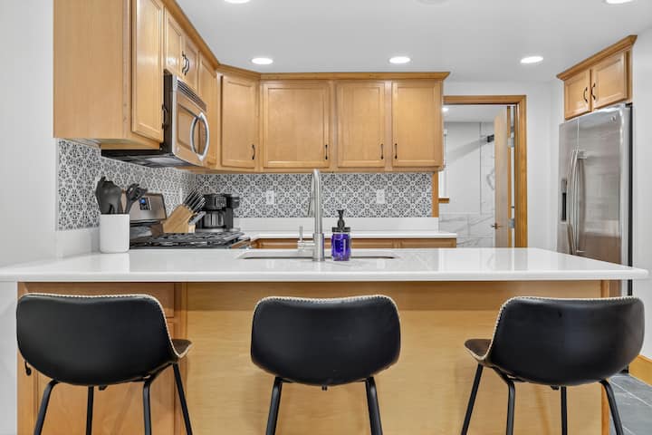 Charming Home In Lo- King Bed, Kitchen And Patio - Auburn Hills, MI