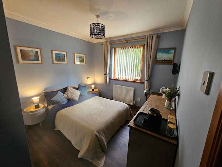 Crianlarich - Spacious Room & Shared Living Space - Crianlarich