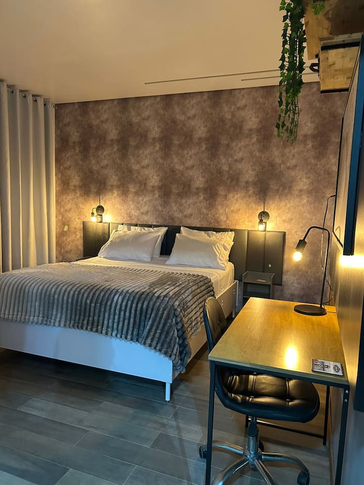 Studio Com Piscina, Conforto, Próx Br-101, 2º Piso - Joinville