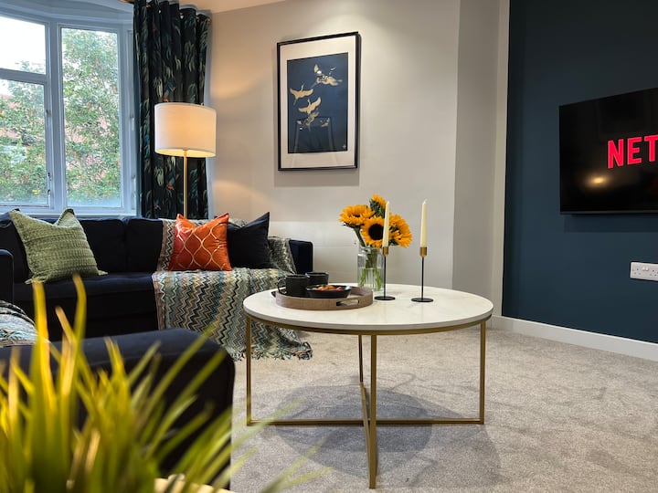 Welcome To The Aviary – Lower - Bournemouth