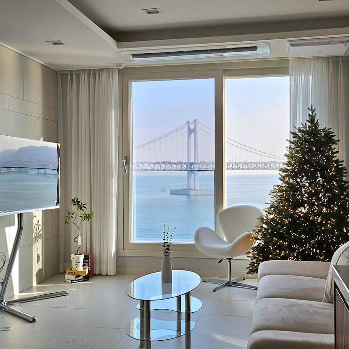 #25년10월신규오픈#파격특가#전면오션뷰#방2개거실1#퀸침대3개#무료주차 - Busan