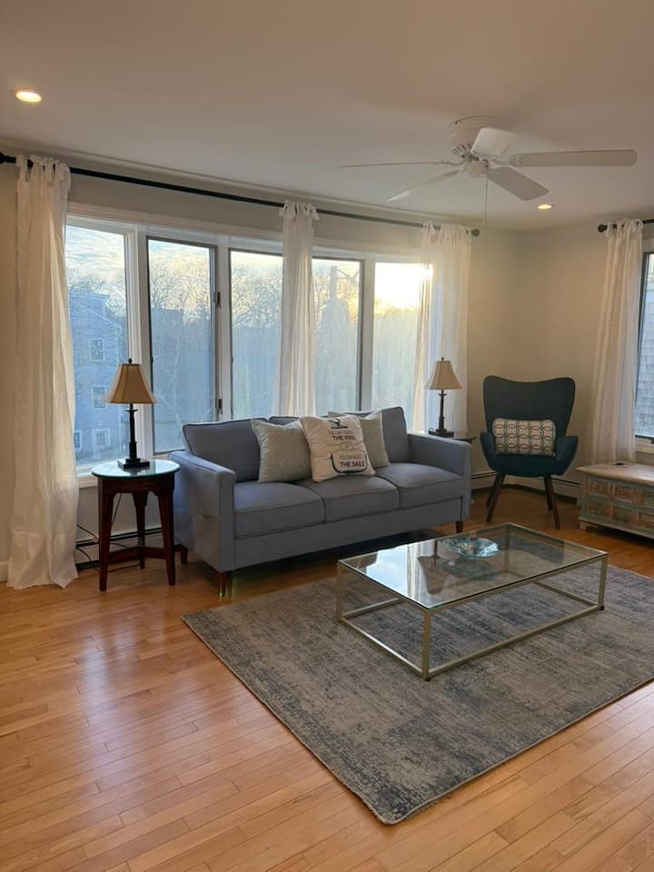 Hilltop East End Retreat - Provincetown, MA