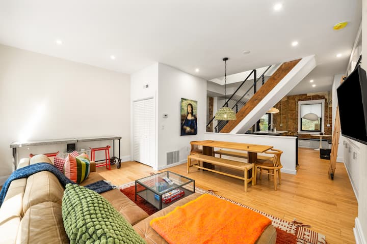 Lux Hidden Gem, 2bd W/ Patio Steps From All Otr - Cincinnati, OH