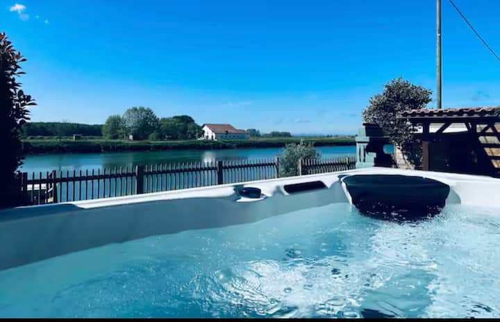Gîte De Charme Au Bord De La Rivière Avec Spa - Peyrehorade