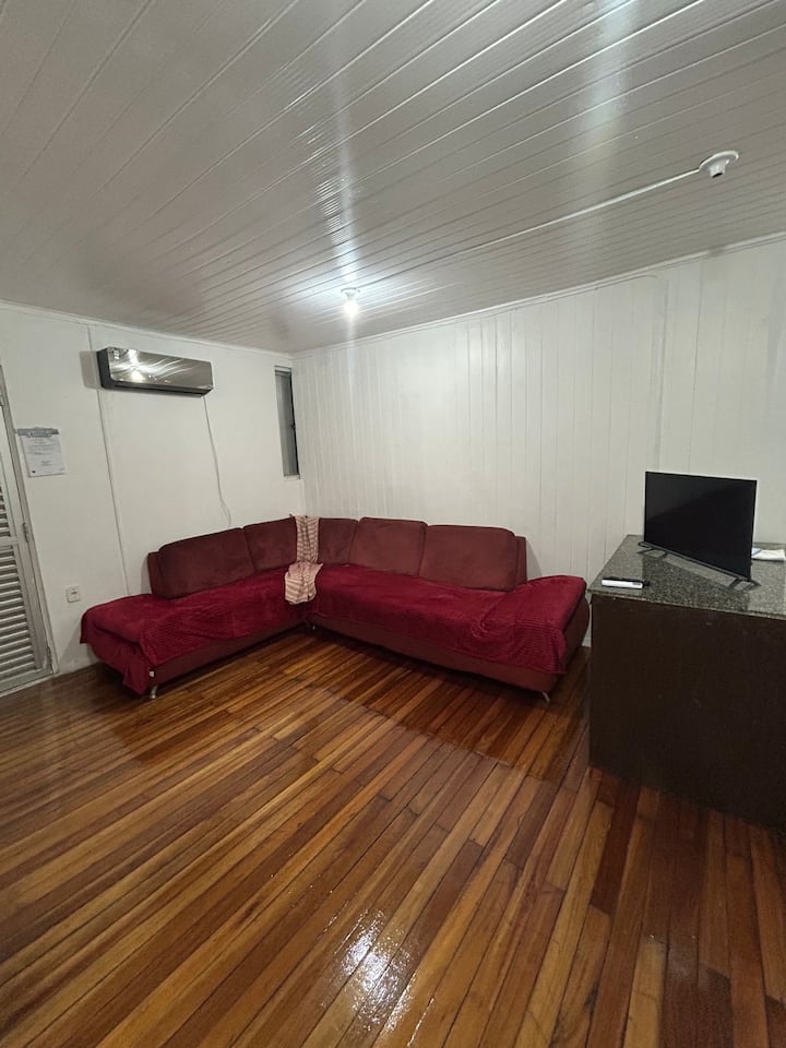 Simples Apartamento De Fundos Com Dois Quartos - Passo Fundo