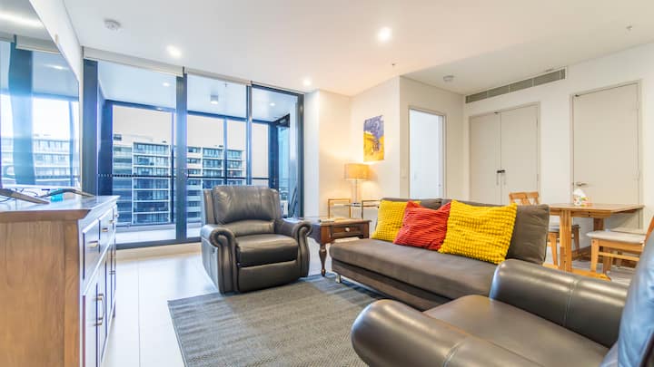 Prime 2br Pool Gym Parking Walk To Station - Sydney
