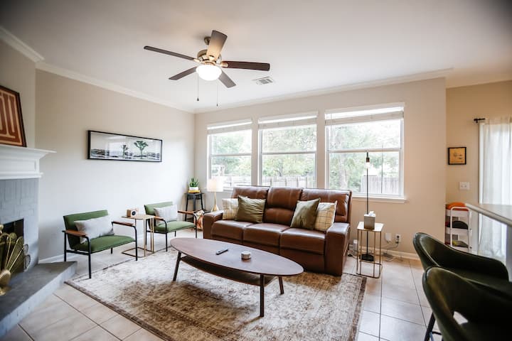 Comfortable, Convenient & Near The Action! - Pflugerville, TX