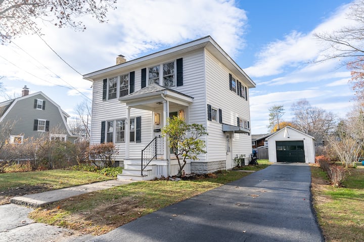 Wall St. Retreat: Family-ready Portland Home - Portland, ME