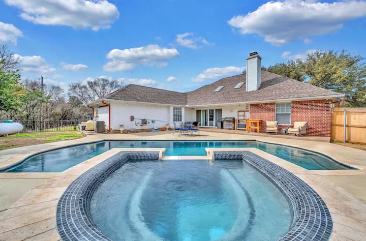 Oak & Anchor Villa | Luxe Escape • Pool & Spa - Waco, TX