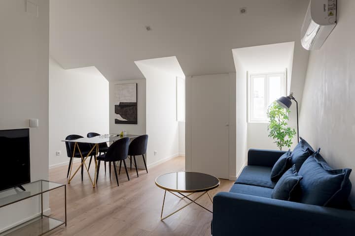 Bright Urban Haven With Chic Decor - Benfica