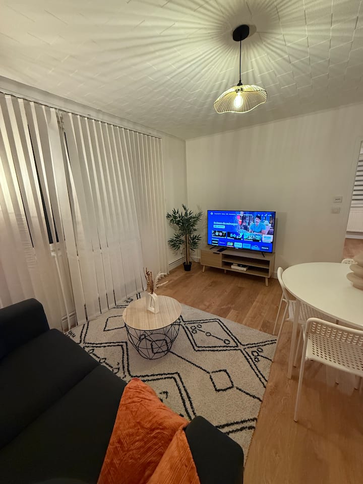 Maison De Plain-pied Dans Un Quartier Calme - Vierzon