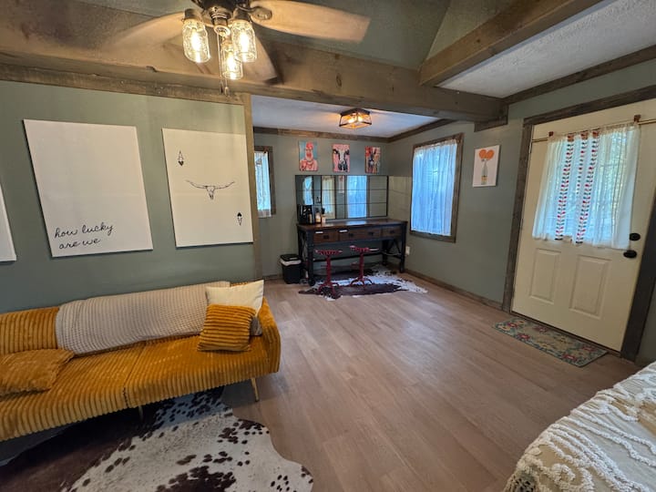 The Luxury Holiday House - Dahlonega, GA