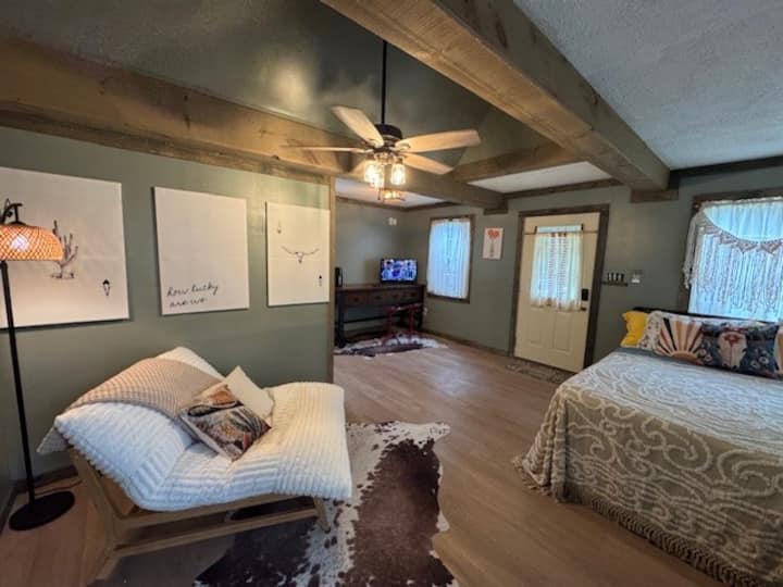 The Luxury Holiday House - Dahlonega, GA