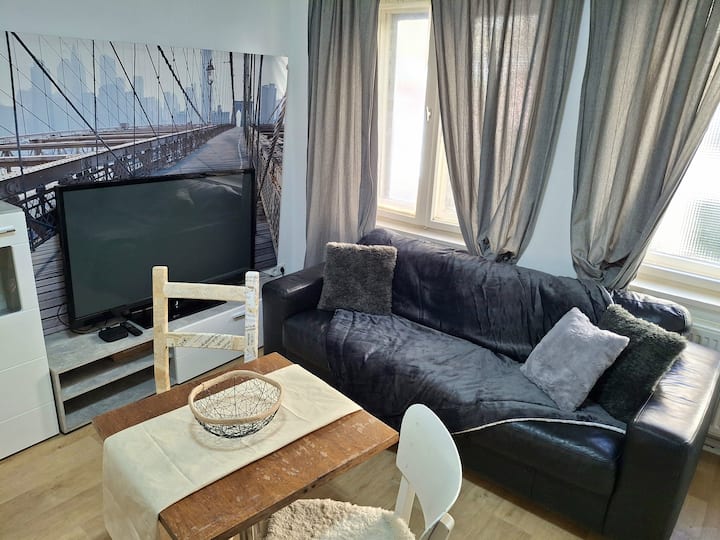 Gemütliche 2-zimmer-wohnung Im Herzen Von Neukölln - Berlino