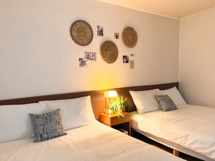 [무료주차] 5호선 오목교역 도보 5분 최대 7인 #김포공항 #여의도 #고척돔 #광화문 - Seoul Gimpo Airport (GMP)