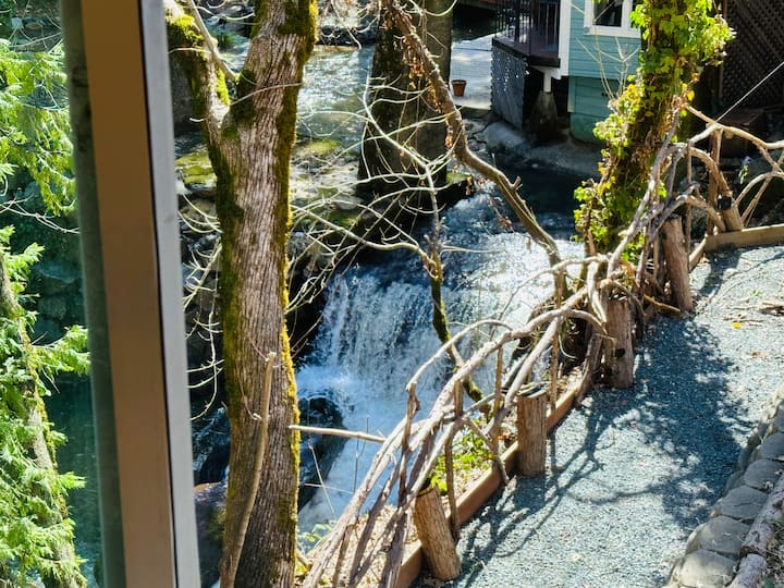 Flume's End Cottage - Nevada City, CA