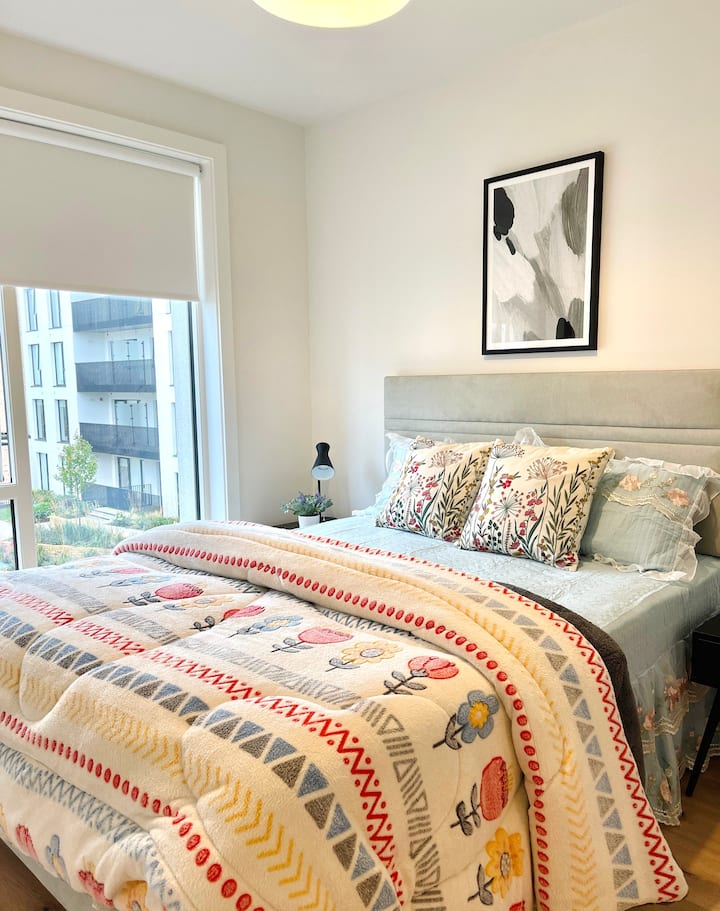 Cozy Ensuite Room: Airport (10-15 Min) - Swords