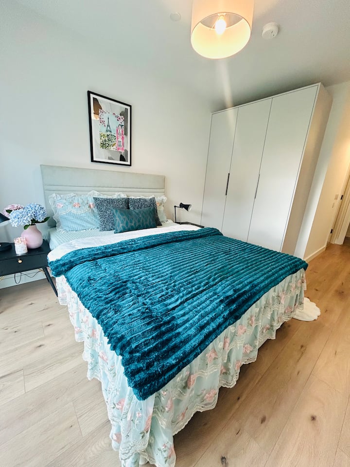 Cozy Ensuite Room: Airport (10-15 Min) - Swords