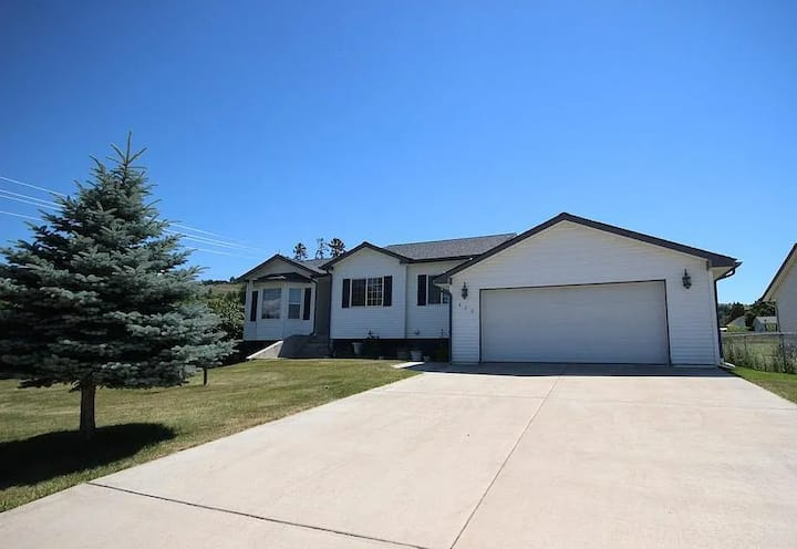 Polson View Haven: Your Slice Of Shared Luxury - Polson, MT