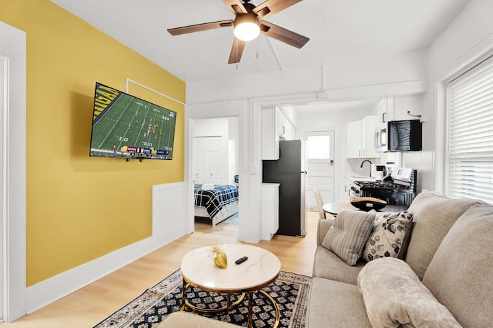 Central Campus 3br Apartment| Walk To Um & Stadium - Ann Arbor, MI