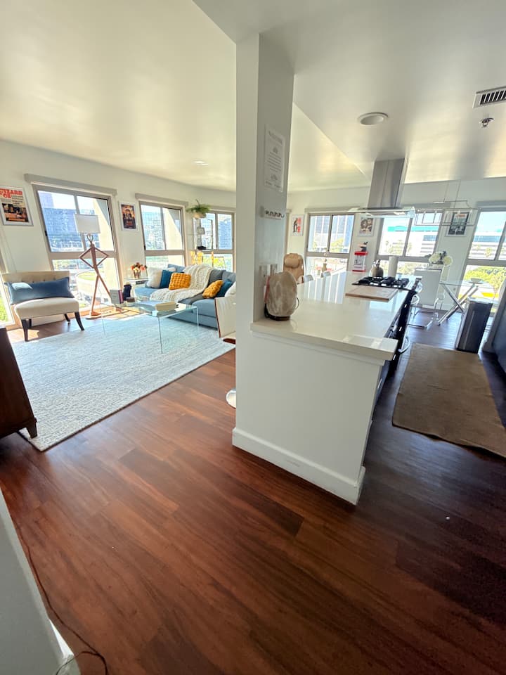 Downtown La High-rise Apartment W/ Skyline Views - Lynwood, CA