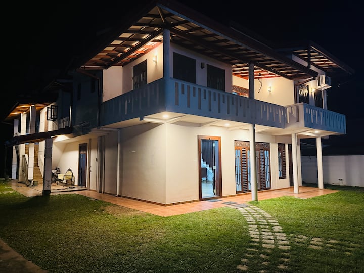 Homestead Villa - Mirissa