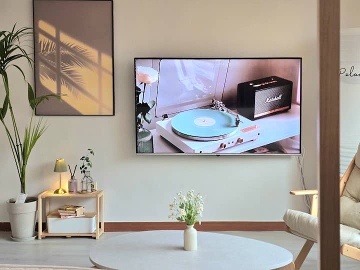 [신규오픈] New 이태원의 큰 거실과 방/편리한 교통/최고의 인프라/최대 6인/미스터멘션 - Seoul