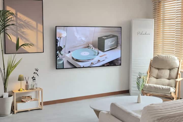 [신규오픈] New 이태원의 큰 거실과 방/편리한 교통/최고의 인프라/최대 6인/미스터멘션 - Seoul