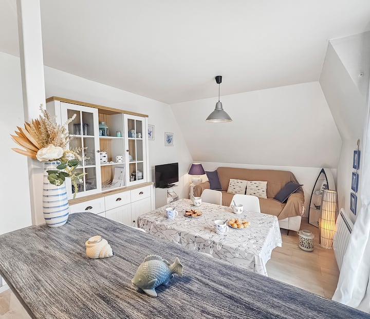 Un Souffle Marin Dans Ce F2  à Cabourg - Cabourg